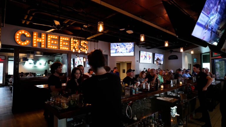 The Tavern at Lakeside | High End Restaurant & Bar Near Me